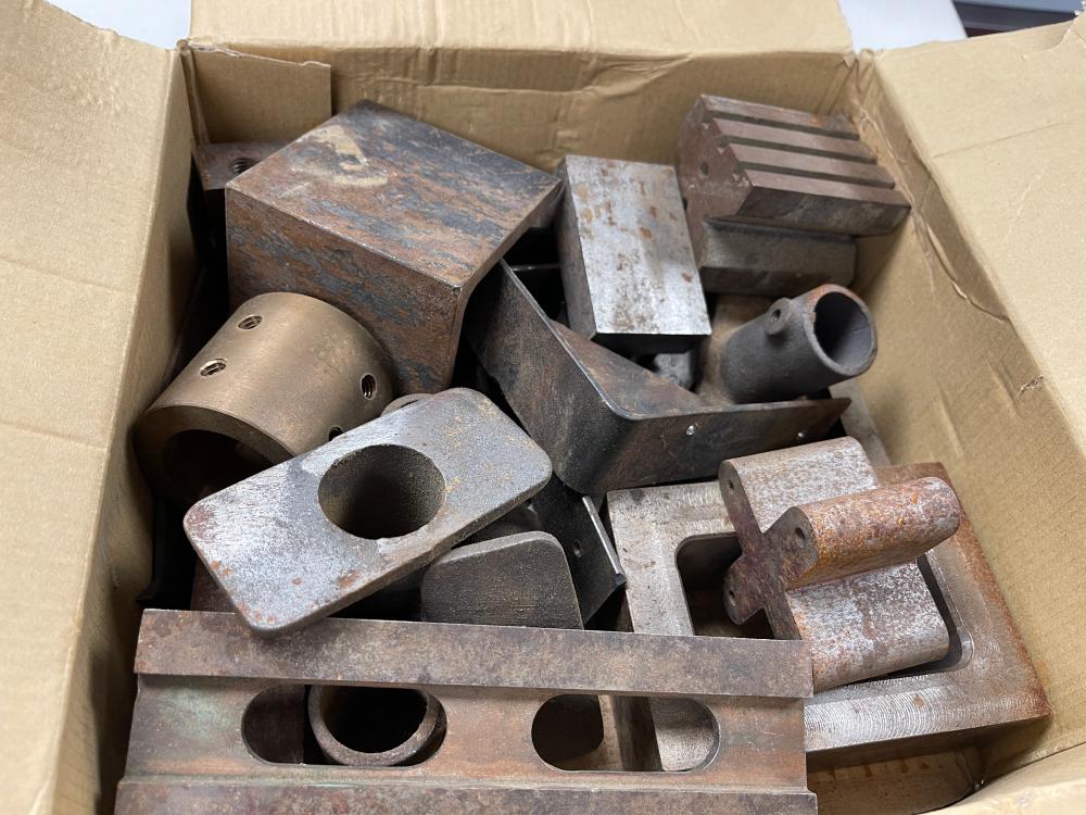 Lot - LOT OF VINTAGE METAL SHAPES