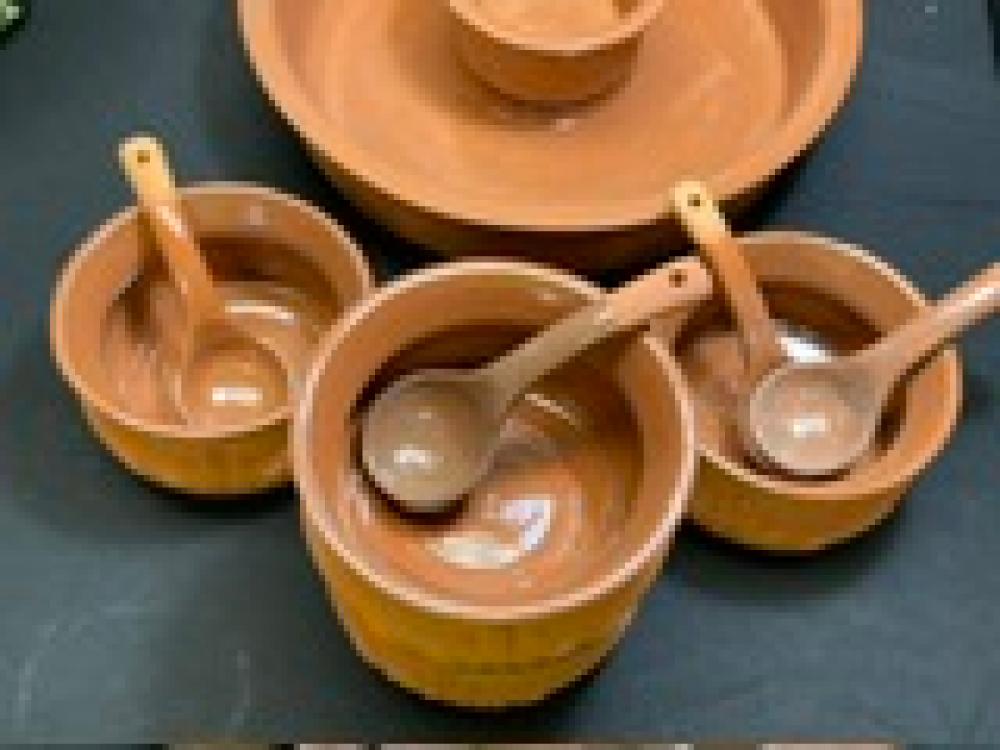 Lot - LOT OF VERY NICE POTTERY