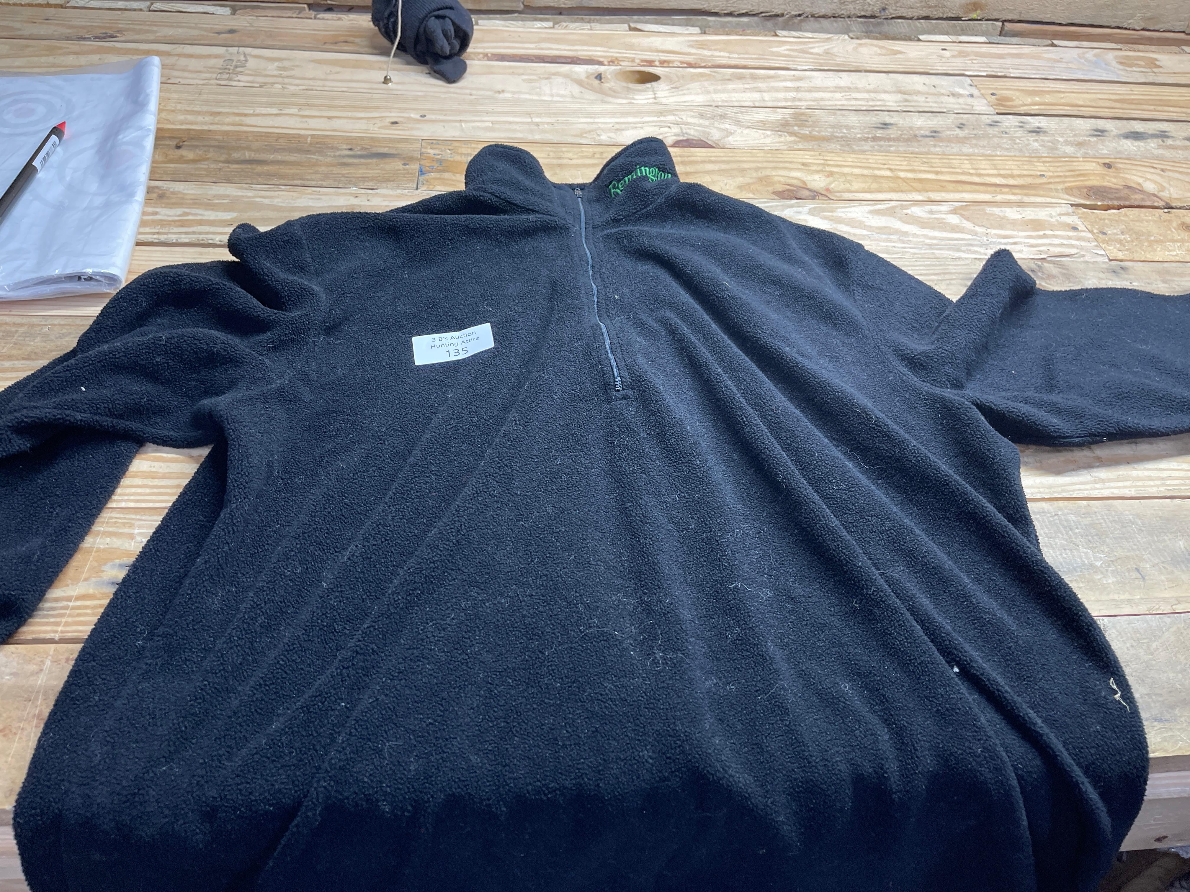 Lot - XL Remington fleece sweater