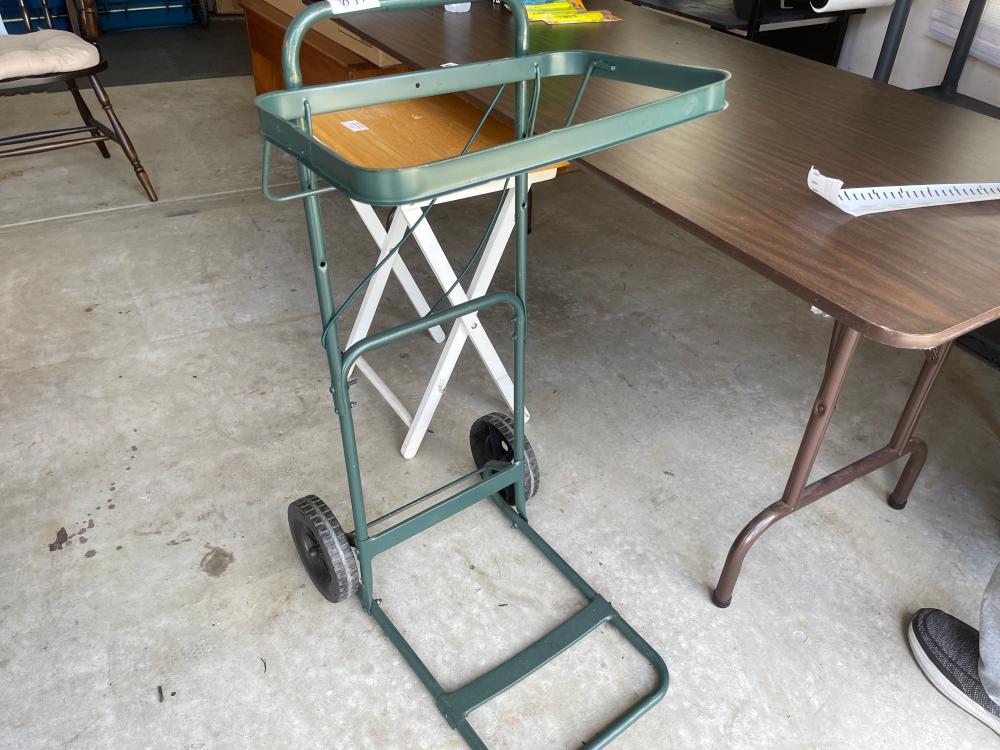 Lot - Roll Around Trash Can Dolly