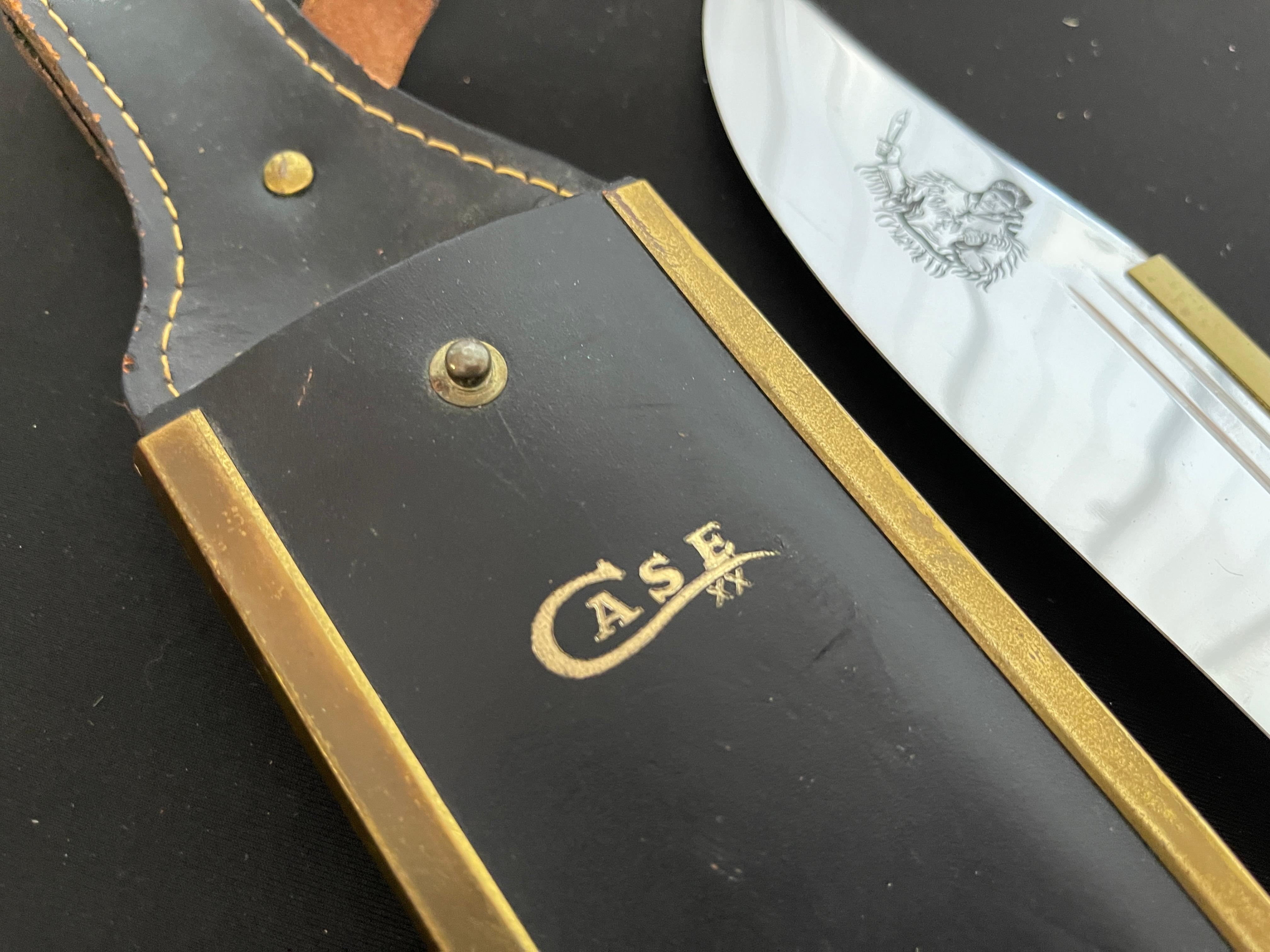 Lot - Large Case XX fixed blade knife