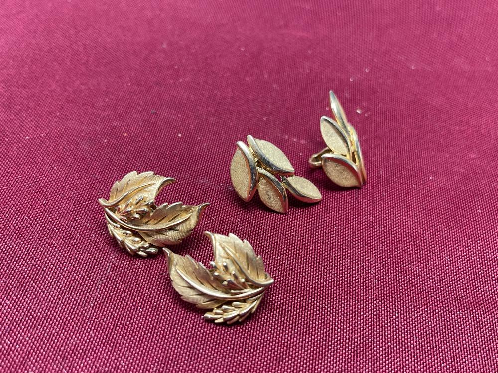 Lot - Two sets of Trifari earings