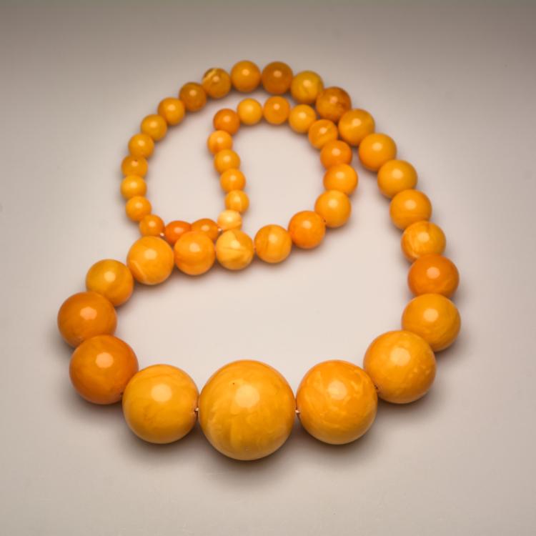 Antique/Vintage Baltic Amber stone necklace/beads (116.8 g.)