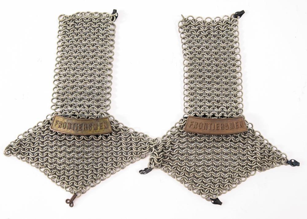 BRITISH PITH HELMET & FRONTIERSMAN CHAIN EPAULETS