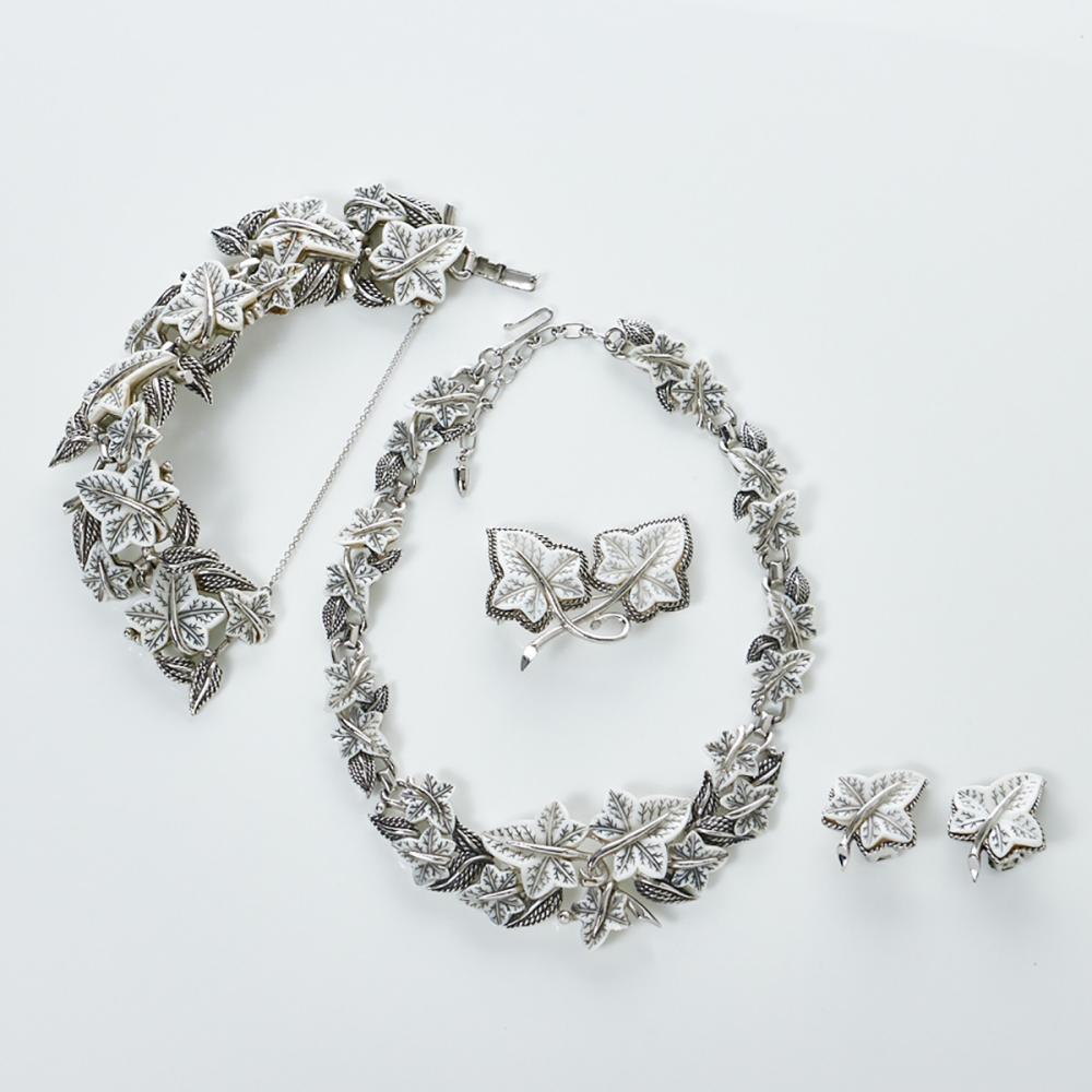 At Auction: MARCEL BOUCHER Vintage - Parure mit Blattmotiv (4 Teile)