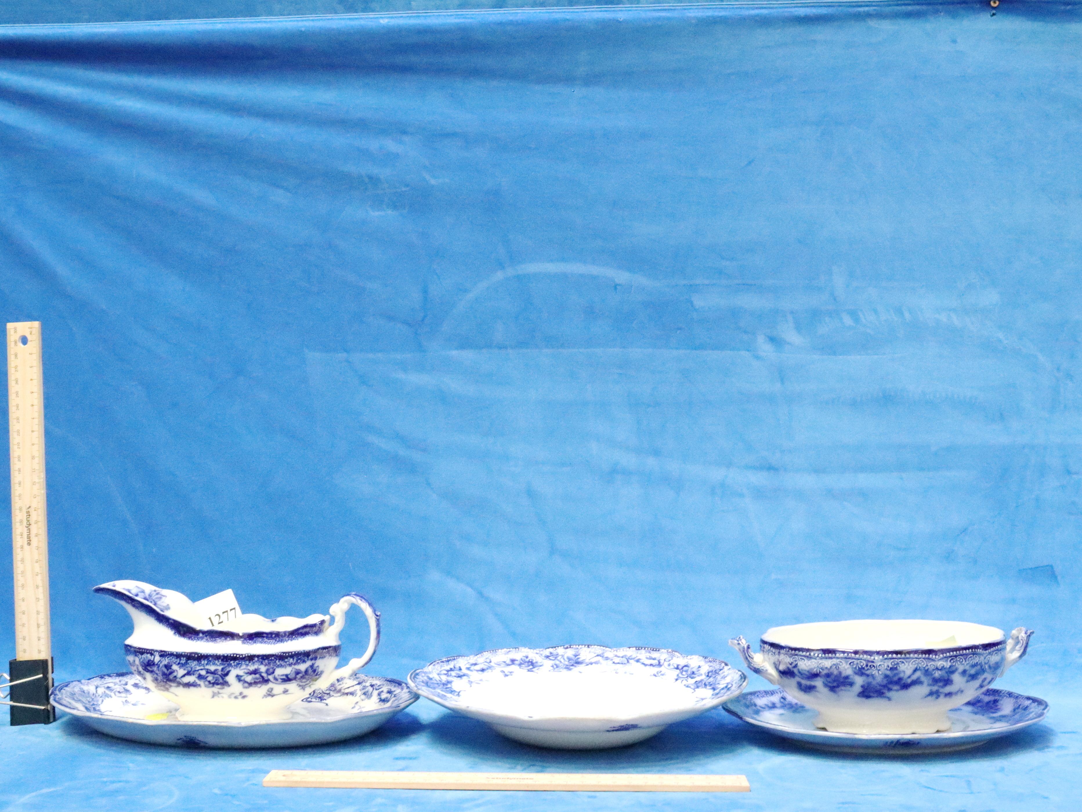 Lot - VICTORIAN WEDGWOOD & CO BLUE SEMI PORCELAIN 'SIBYL' PATTERN, 5 ...