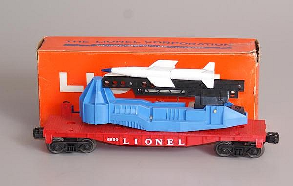Lot - LIONEL #6650 IRBM ROCKET LAUNCHER W/BOX, UNRUN