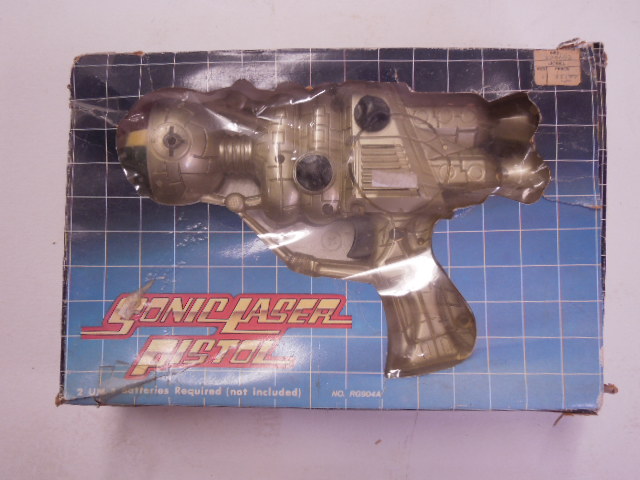 Lot - Sonic Laser Pistol