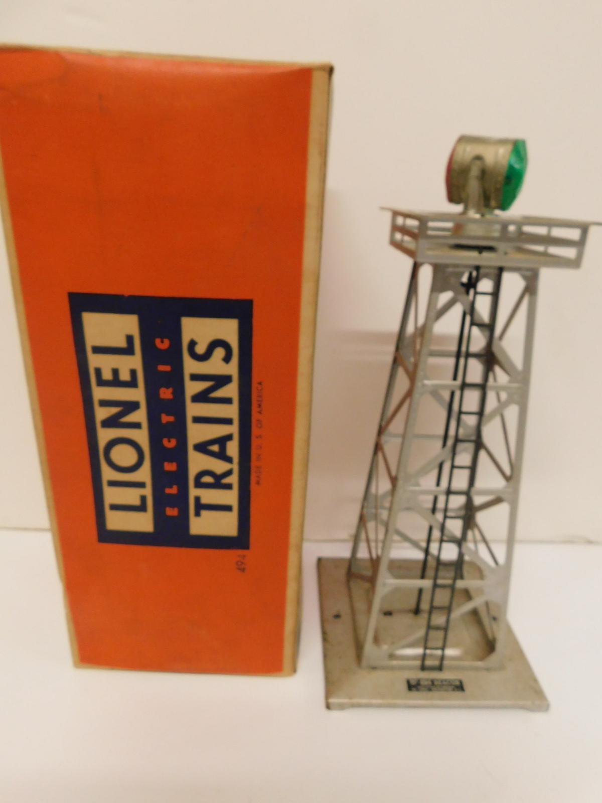 Lot - Lionel Rotating Beacon & Yard Set