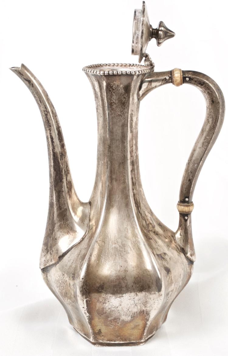 Reed & Barton (1840-Present) Sterling silver teapot - United