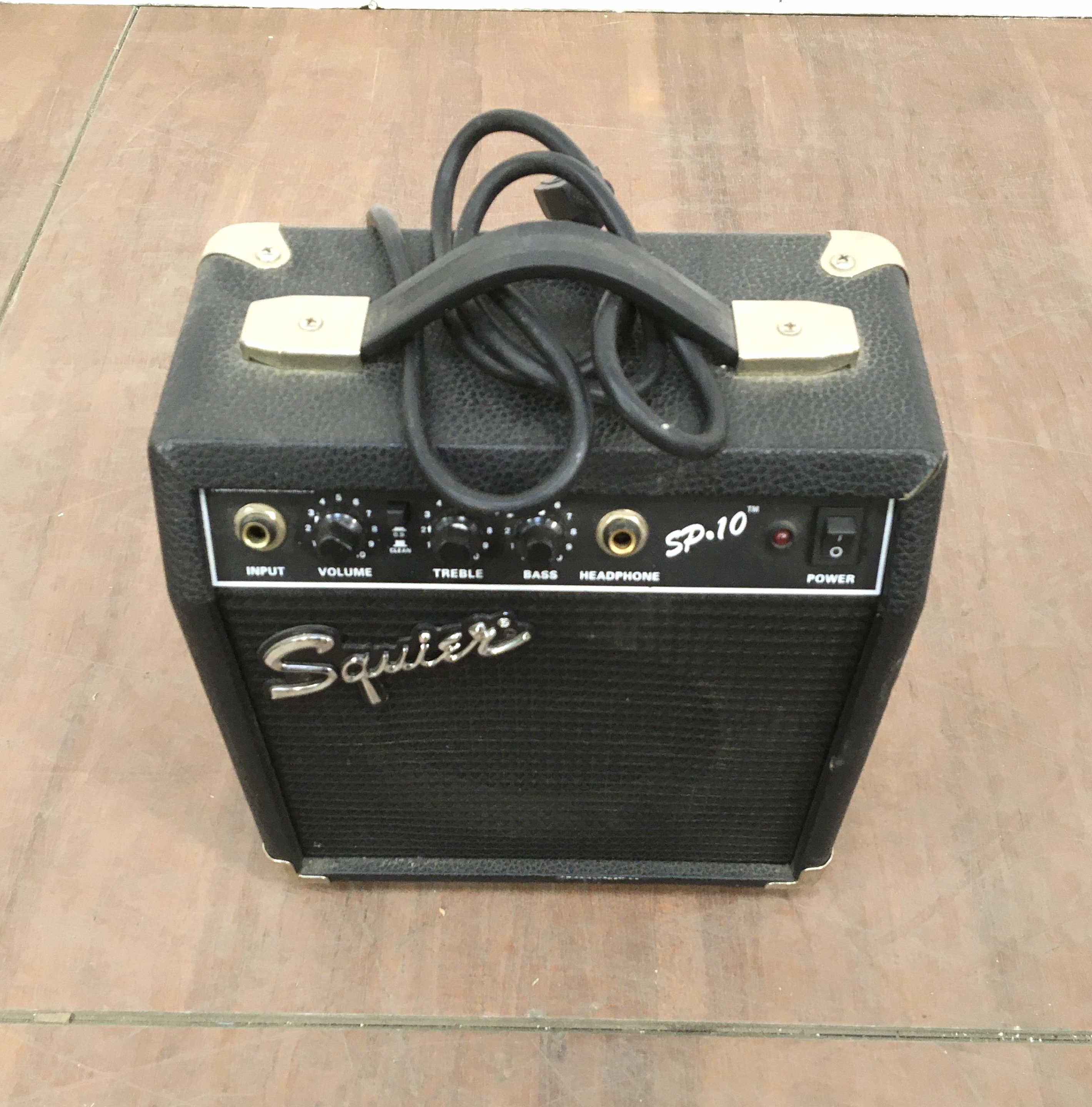 Lot - Fender Squier SP-10 Guitar Amplifier