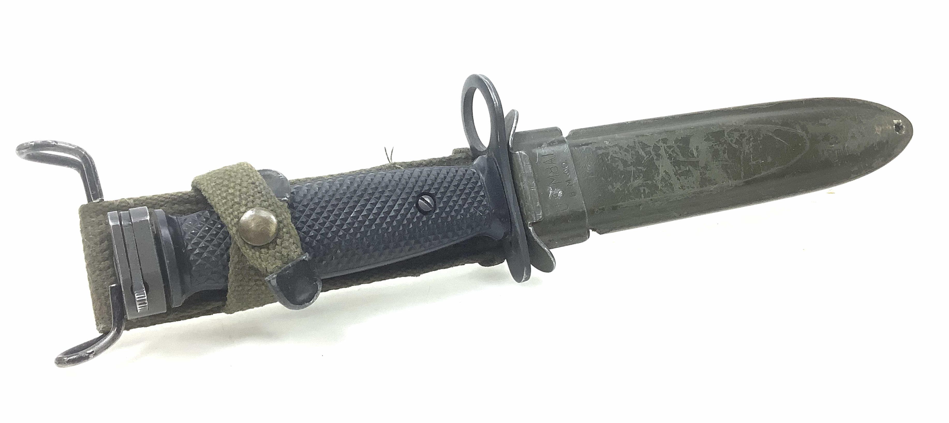 Lot - US M7 Bayonet Knife w/ M8A1sheathe