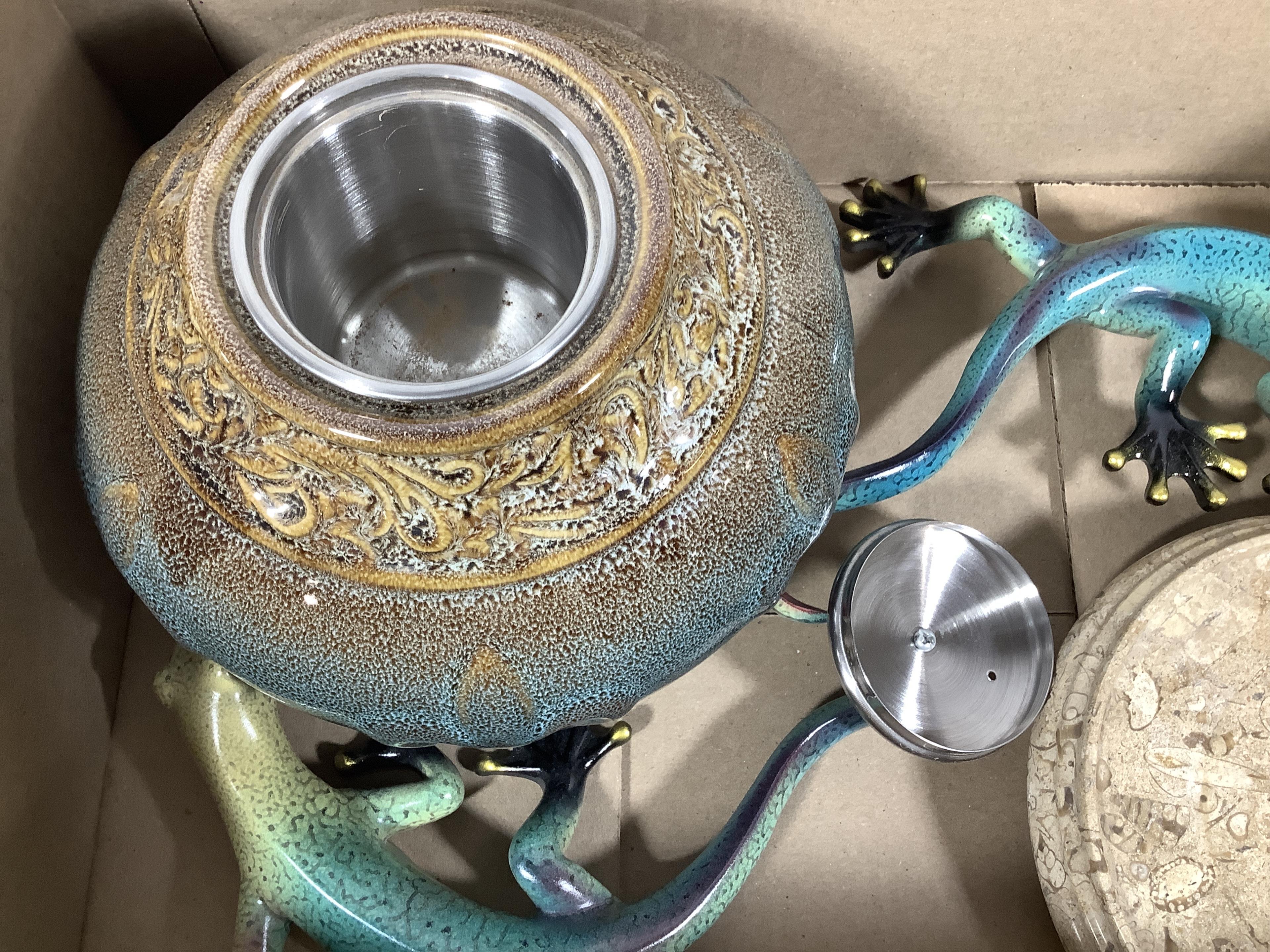 Lot - (4pc) Southwestern Influenced Pottery Pot, Lizards