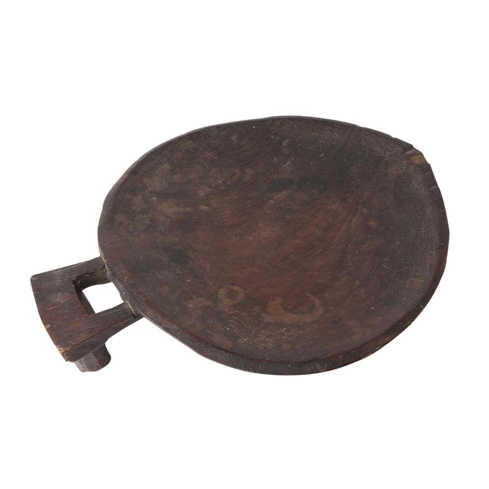 Lot - A FIJI WOOD RITUAL OIL DISH