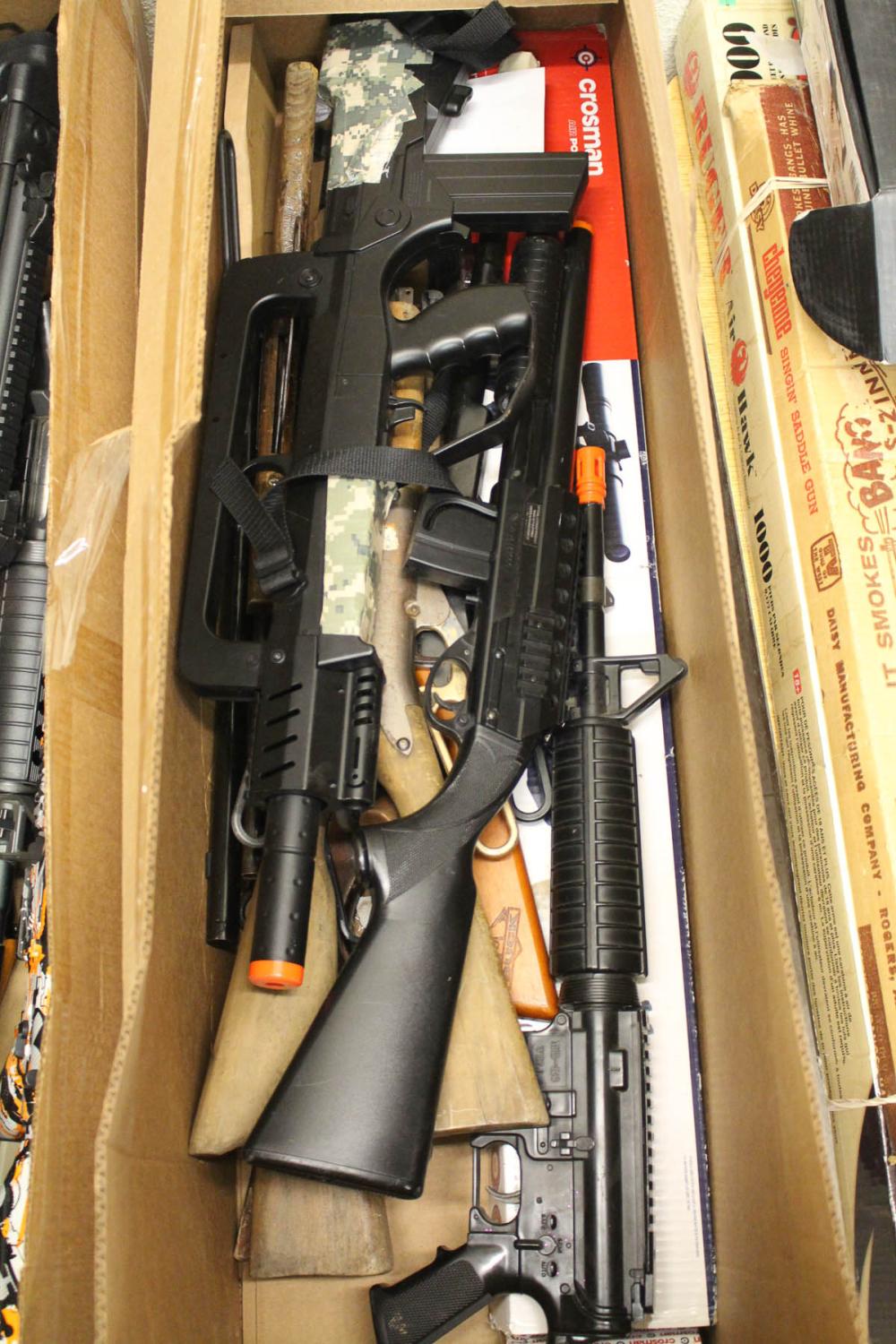 Lot - AIRSOFT AND BB GUNS.