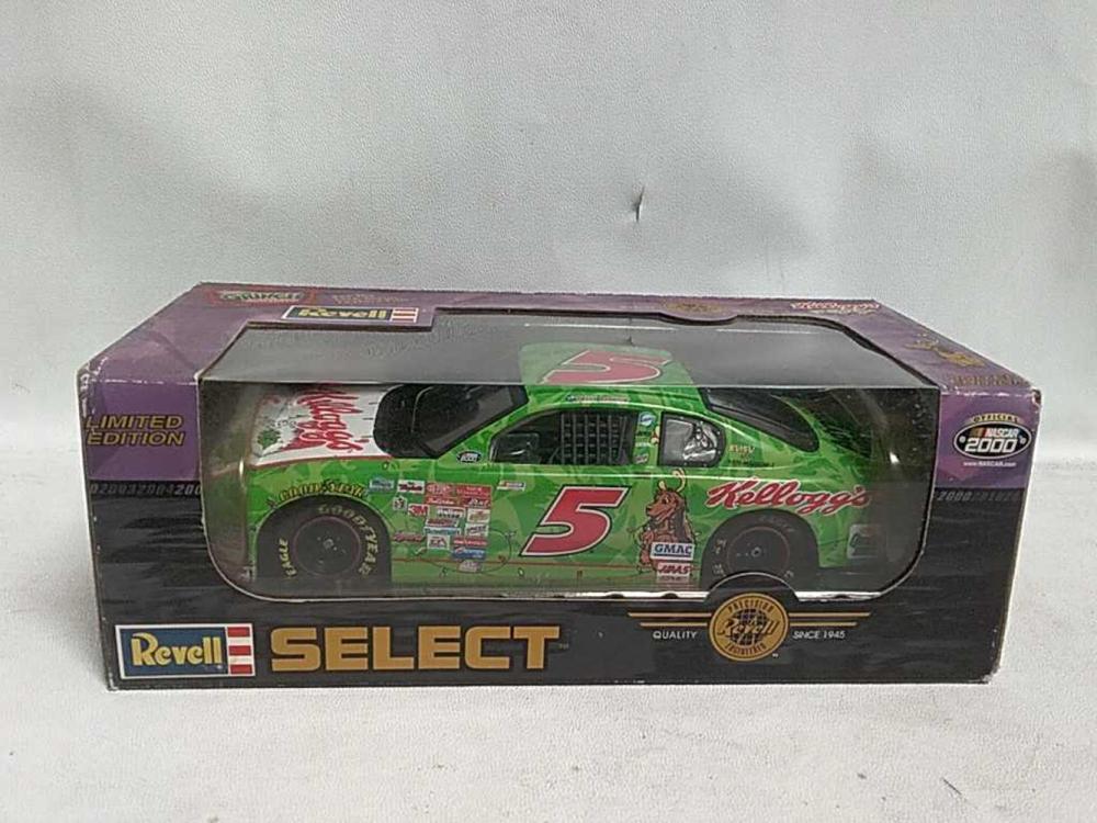 Sold at Auction: Revell Terry Labonte 1:24 The Grinch Die Cast