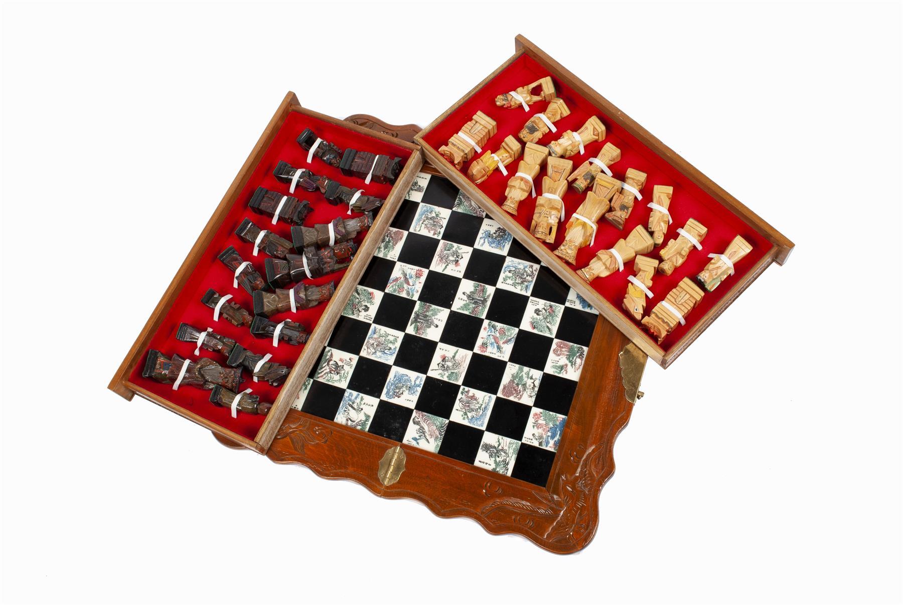 Lot - CHESS SET