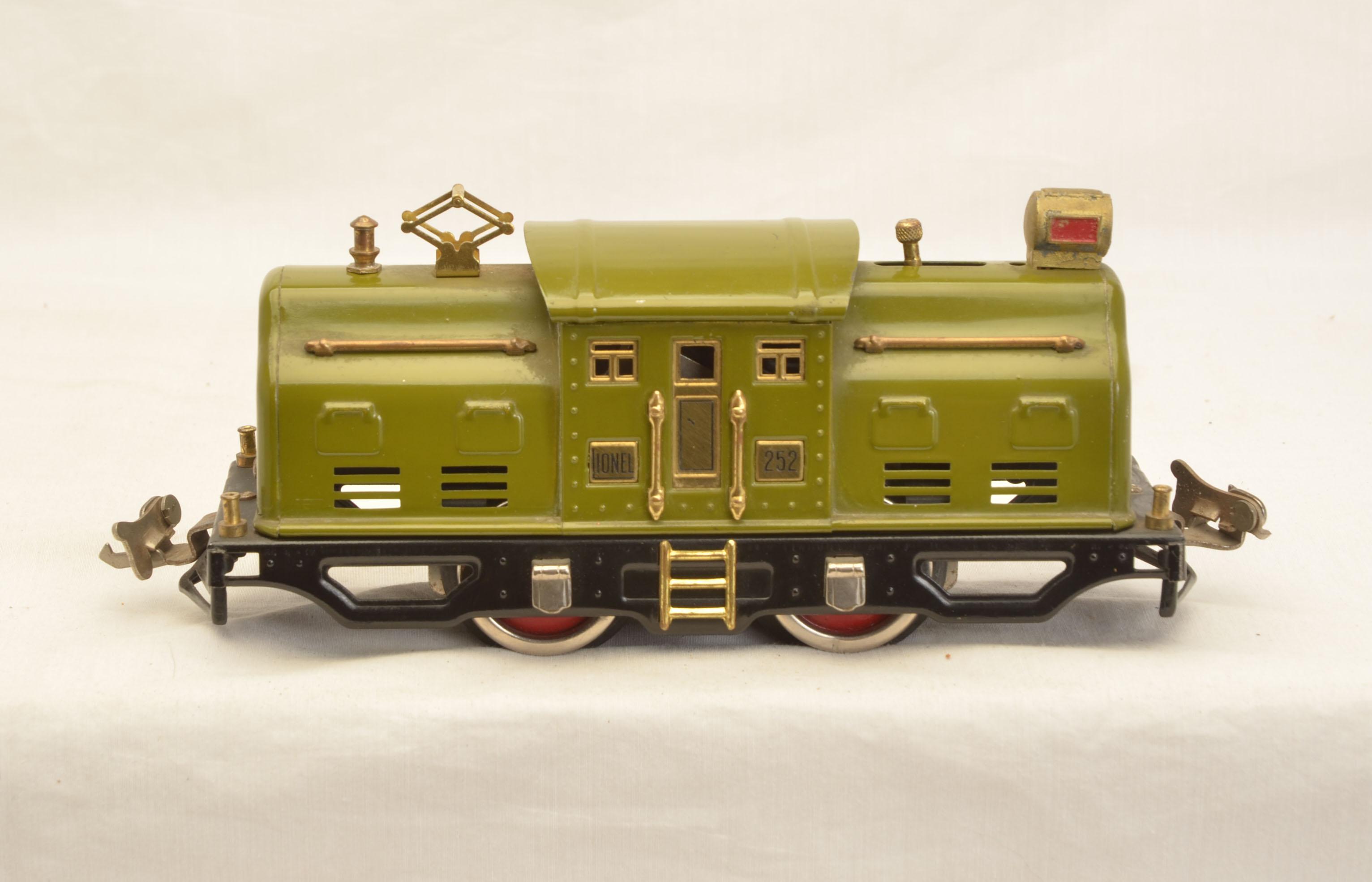 Bid Now: Lionel Prewar O Gauge 252 Olive Green Electric Loco LIKE NEW ...