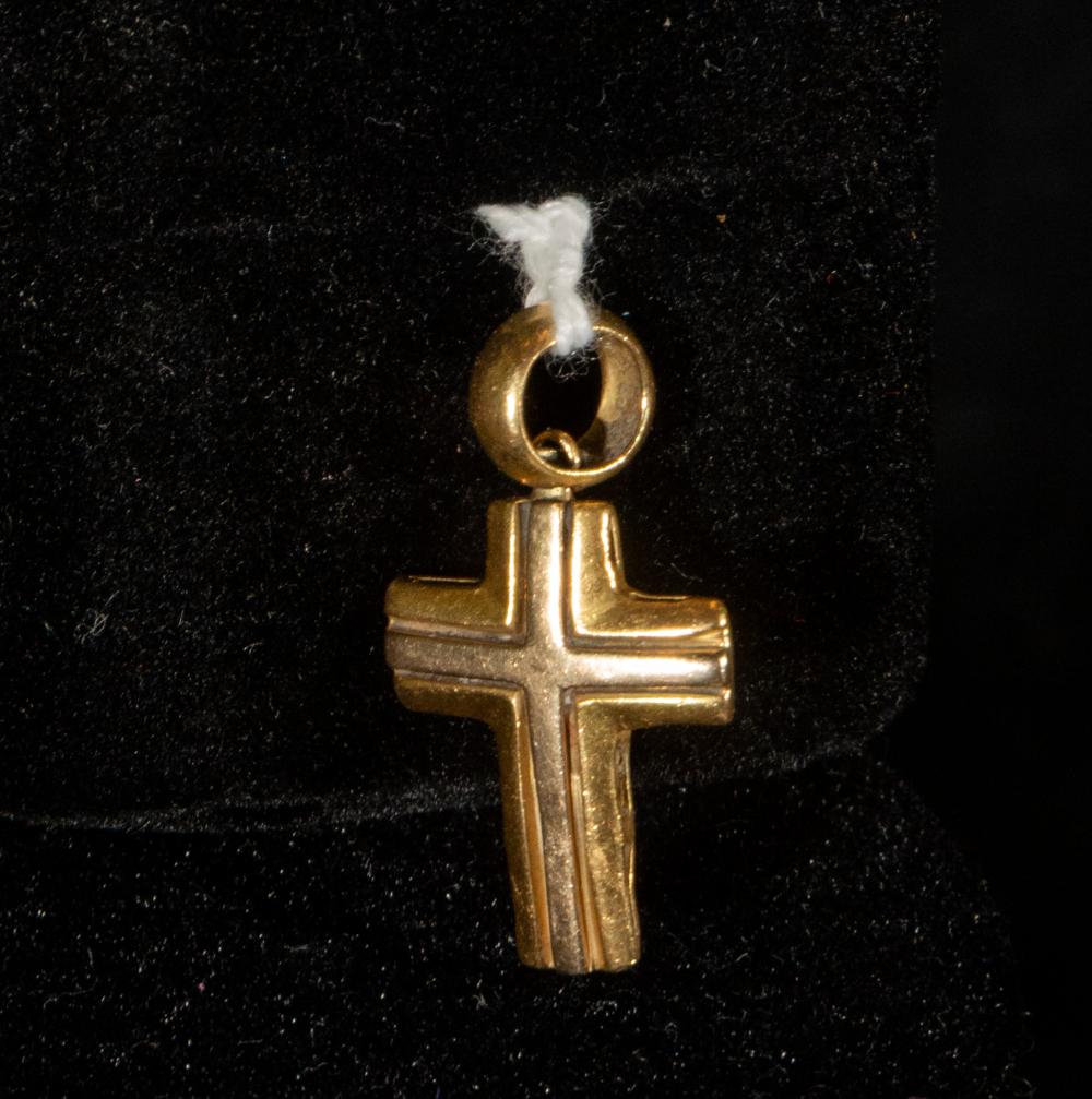 Sold at Auction: Latin cross pendant in 18k yellow gold