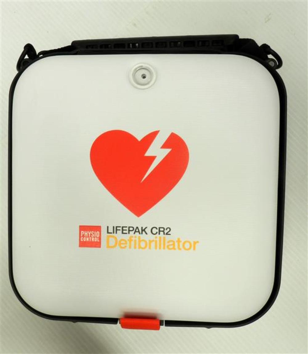 Lot - A Lifepak CR2 Defibrillator in open box, appears unused
