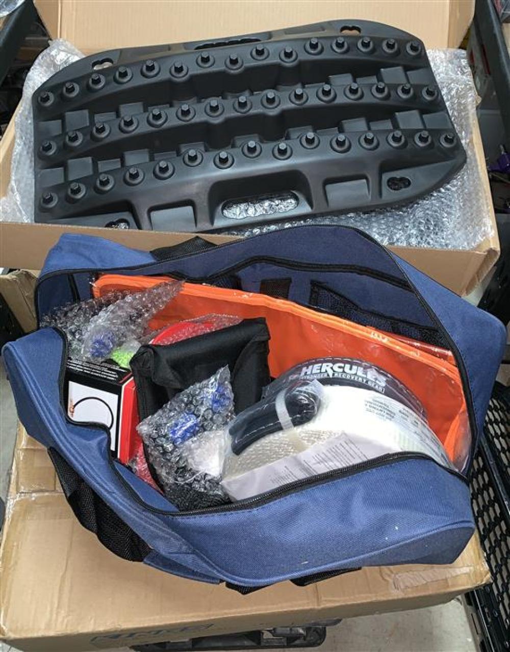 Lot - A Kings Hercules complete recovery kit plus mud ramps when bogged